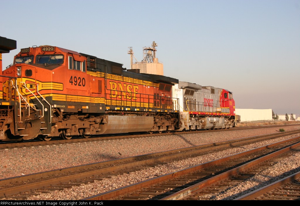 BNSF 4920